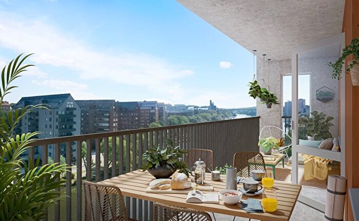 Neuville-sur-Saône : Maison 2 pièces à vendre