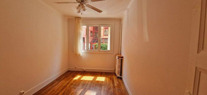 Appartement à louer - Pernety, Paris ème arrondissement - 2 pièces - 1 chambre