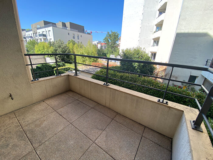 Villeurbanne, République, Tolstoi - Appartement 3 pièces à louer