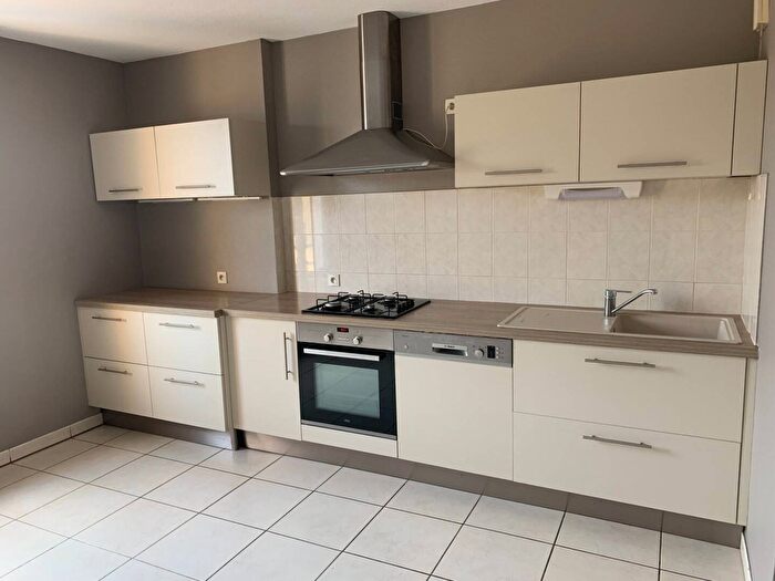 Appartement à louer - Brive-la-Gaillarde - 5 pièces - 4 chambres