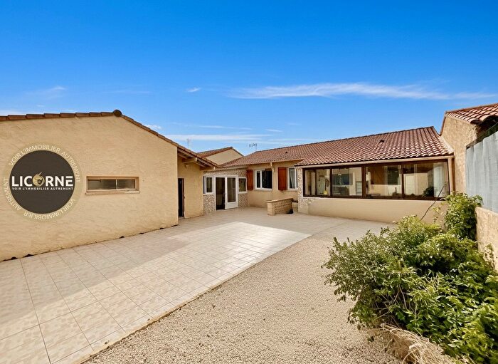 Maison à vendre - Vitrolles, Centre-ville, Roucas, Les Pins, Le Liourat - 5 pièces - 4 chambres