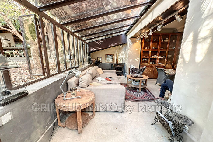 Maison à vendre - Cogolin, Centre-ville, Subeiran, Pas de Grimaud - 9 pièces - 7 chambres