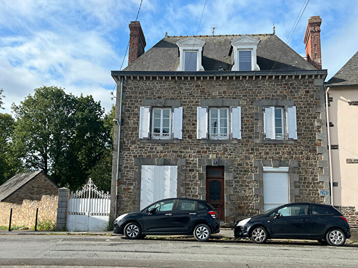 Maison à vendre - Dol-de-Bretagne - 6 pièces - 5 chambres