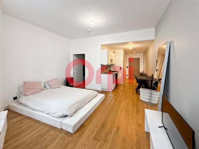 Appartement à louer - Pentes de la croix-rousse, Lyon er arrondissement - 1 pièce