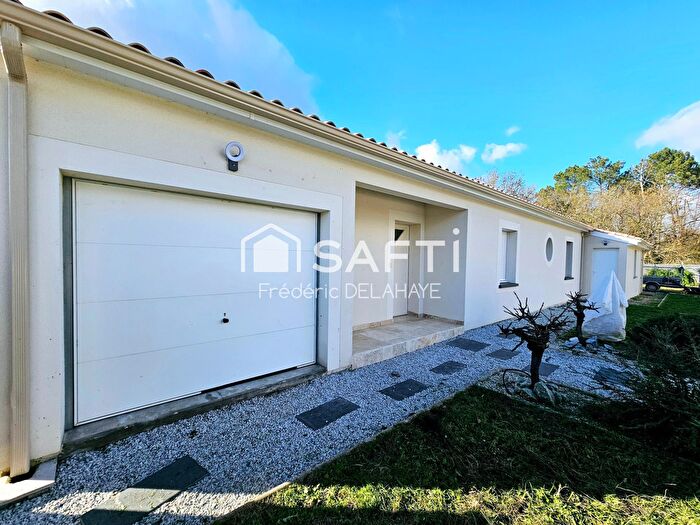 Maison à vendre - Avensan - 4 pièces - 3 chambres