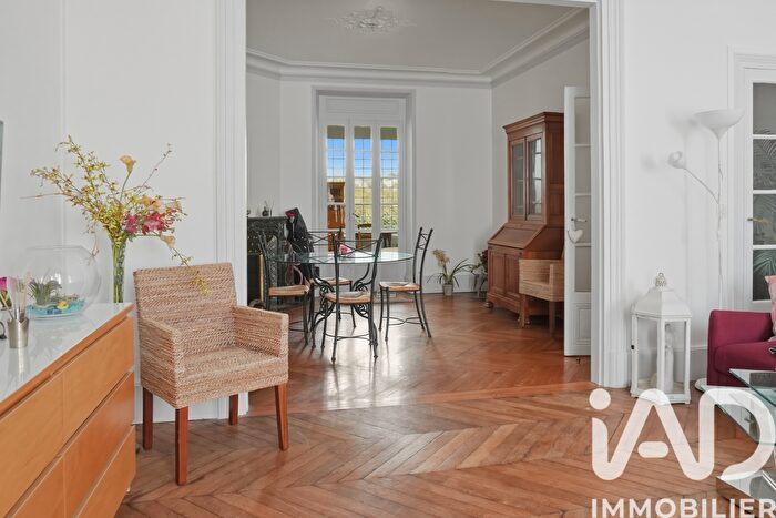 Appartement 5 pièces à Fontainebleau, Centre-ville, à vendre