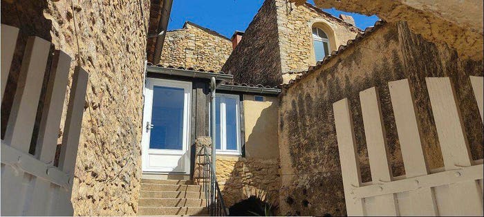 Maison 2 pièces à louer à Vénéjan