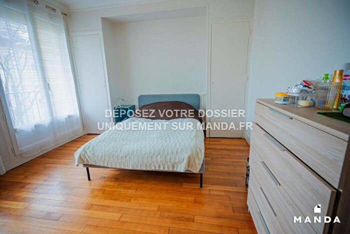 Collegiale, Mantes-la-Jolie : Appartement 5 pièces à louer
