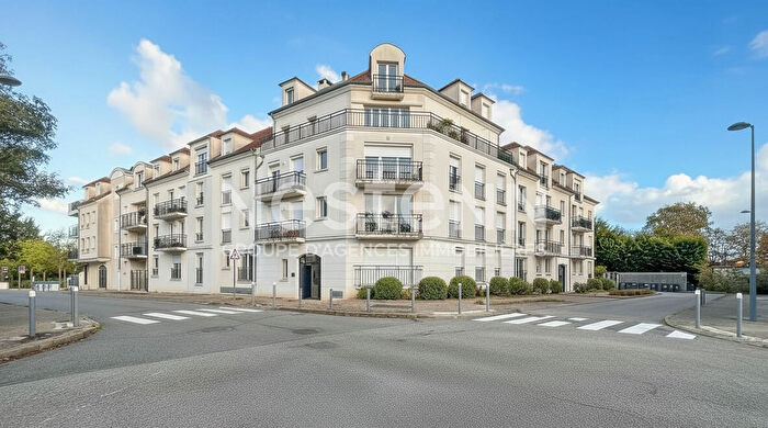 Appartement 4 pièces à Montigny-le-Bretonneux, Le Village, à vendre