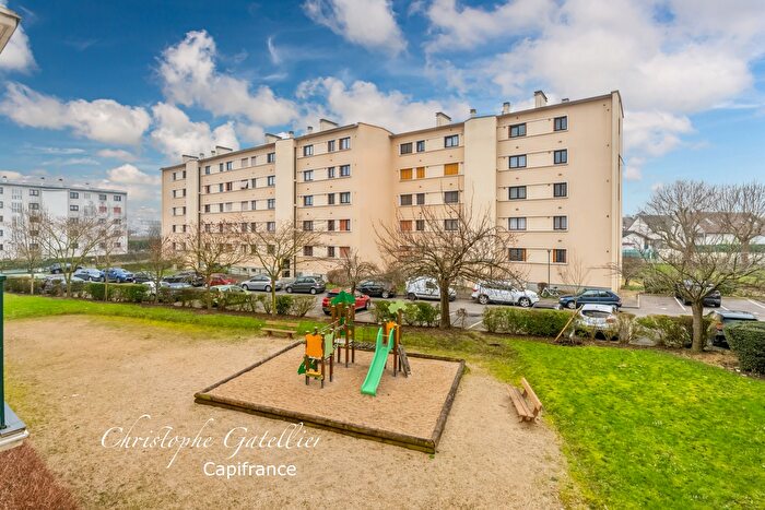 Appartement 3 pièces à Les Clayes-sous-Bois, Centre-ville, à vendre