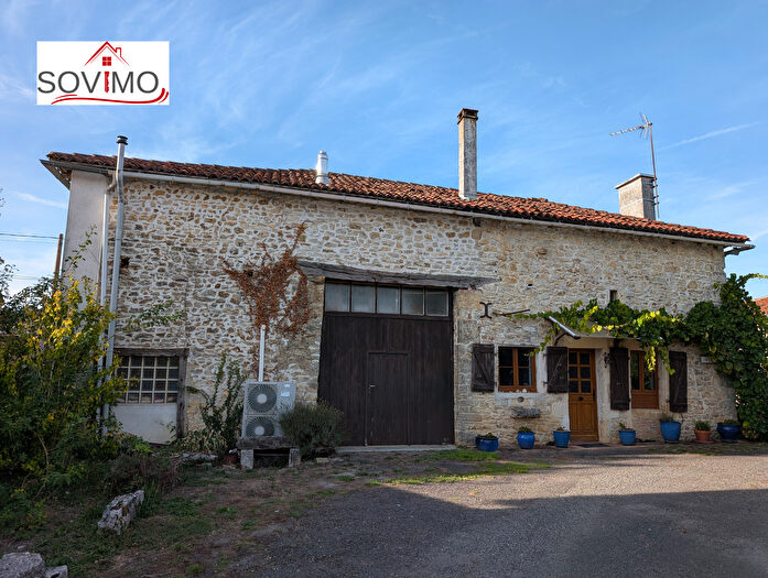 Maison 9 pièces à Saint-Laurent-de-Céris, à vendre