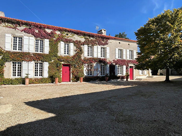Maison 8 pièces à vendre - Roullet-Saint-Estèphe
