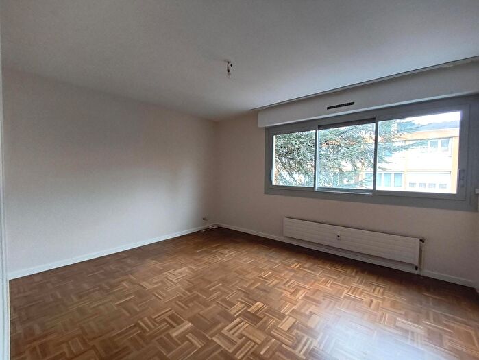 Appartement à louer - Saint-Étienne, La Métare, Le Portail Rouge, Fauriel, Villeboeuf - 2 pièces - 1 chambre