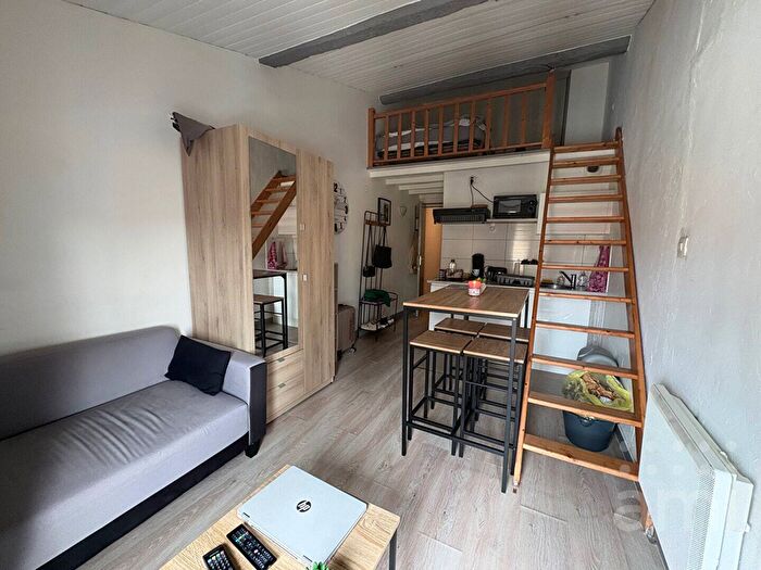 Appartement à louer - Centre Ville, Niort - 1 pièce - 1 chambre