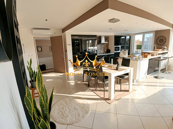 Maison 8 pièces à vendre à La Roche-Posay