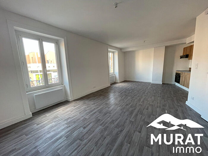 Vic-le-Comte : Appartement 1 pièce à louer