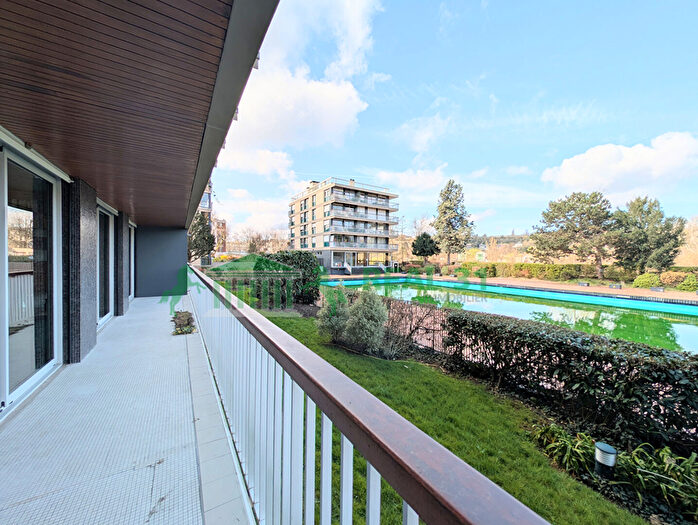 Appartement à vendre - Le Pecq, Canada - 6 pièces - 4 chambres