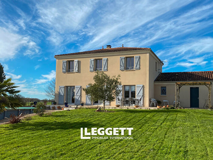 Maison à vendre - Rivières - 7 pièces - 5 chambres