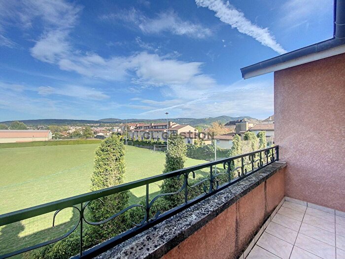 Appartement à louer - Les Perouses-Triangle dActivité, Ambérieu-en-Bugey - 3 pièces - 2 chambres