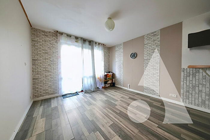 Appartement à vendre - Corbeil-Essonnes, Pressoir, Prompt - 2 pièces - 1 chambre
