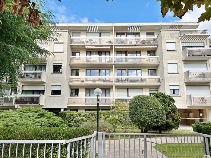 Appartement à vendre - Saint-Maur-des-Fossés, Parc de Saint-Maur - 3 pièces - 2 chambres