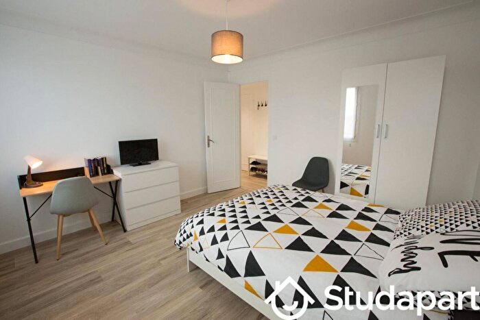 Appartement à louer - Rive de Seine Sud Est, Melun - 1 pièce - 2 chambres