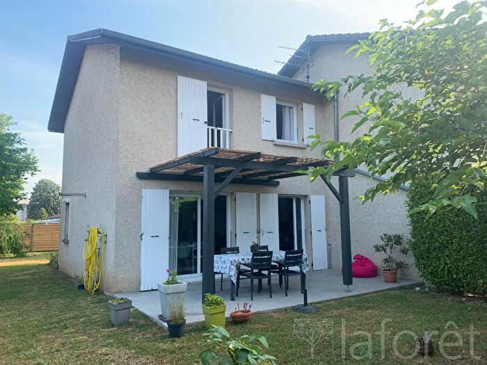 Maison 4 pièces à louer - Saint-Étienne-de-Saint-Geoirs