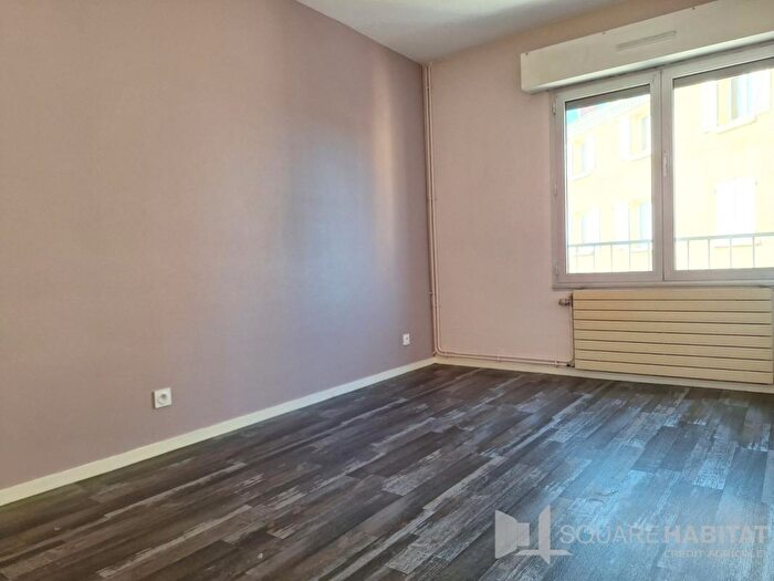 Appartement 5 pièces à Saint-Germain-Lembron, à louer