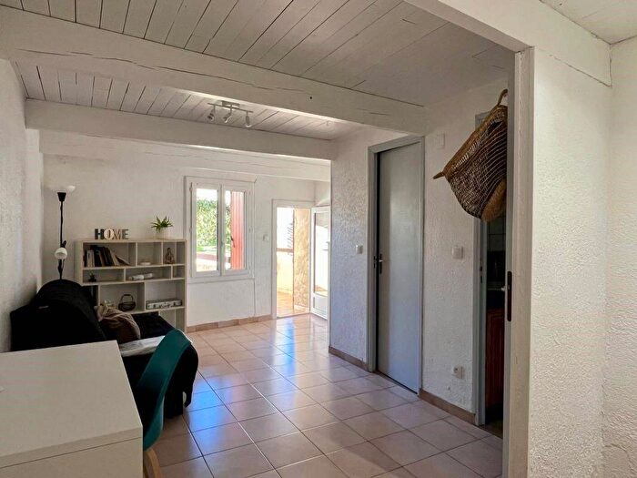 Maison 2 pièces à louer à Saint-Bauzille-de-Montmel