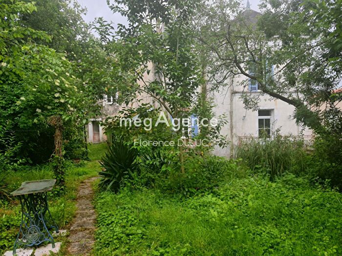 Maison 19 pièces à vendre à Saint-Jean-dAngély