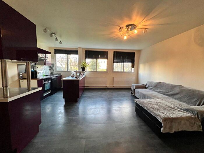Appartement 3 pièces à louer à Bruyères-Acacias-Fonceaux, Sèvres
