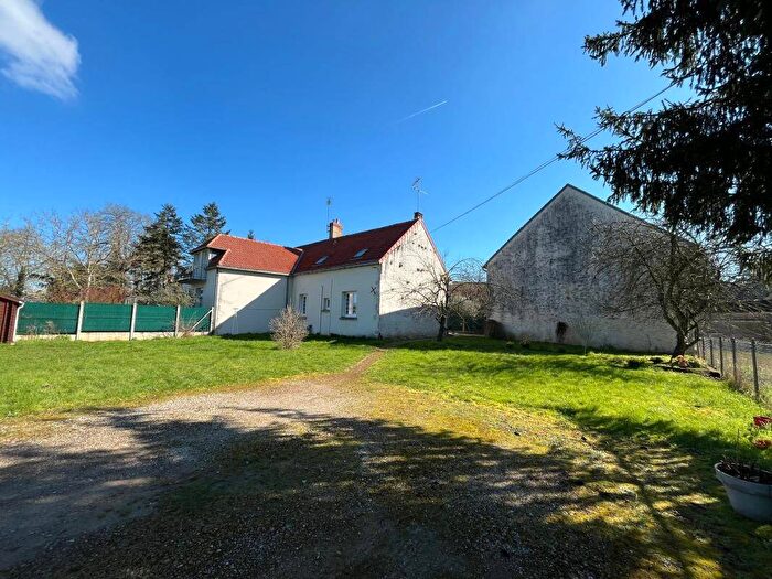 Maison à louer - Beaugency - 4 pièces - 3 chambres