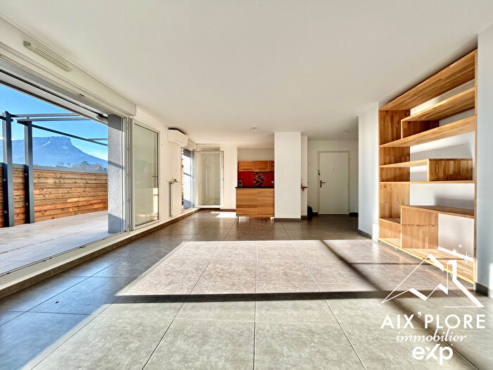 Appartement à vendre - Saint-Jeoire-Prieuré - 3 pièces - 2 chambres