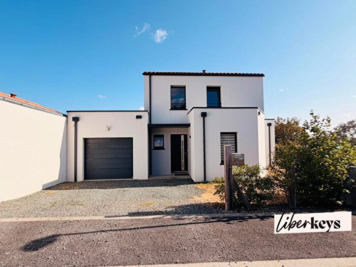La Roche-sur-Yon, Le Bourg sous la Roche : Maison 6 pièces à vendre