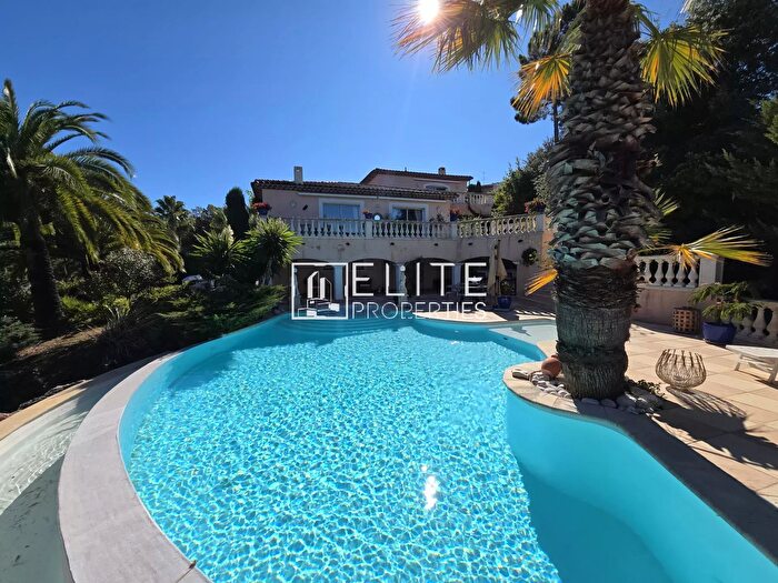 Maison à vendre - Les Adrets-de-lEstérel - 5 pièces - 3 chambres