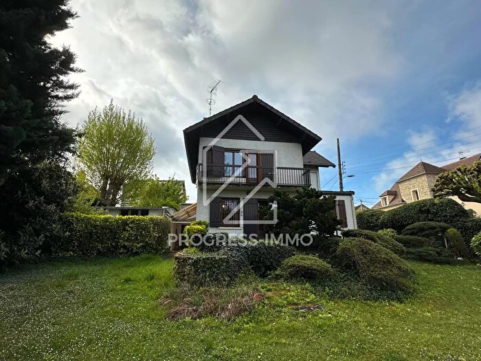 Maison à vendre - Combs-la-Ville, République - 6 pièces - 4 chambres