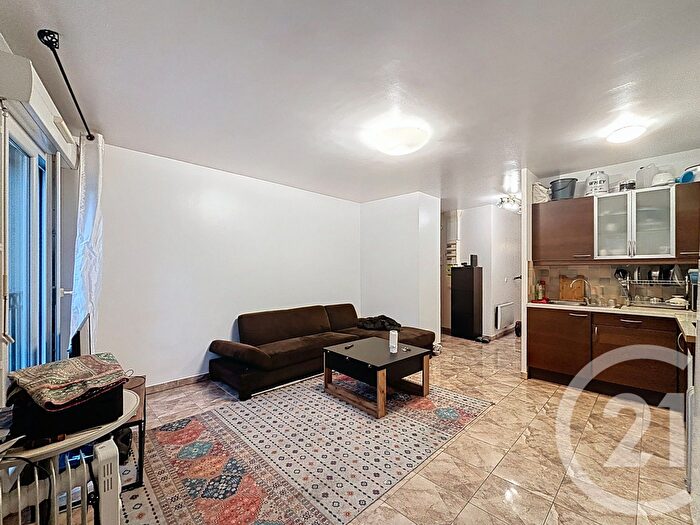 Appartement à vendre - Corbeil-Essonnes, Centre-ville - 2 pièces - 1 chambre