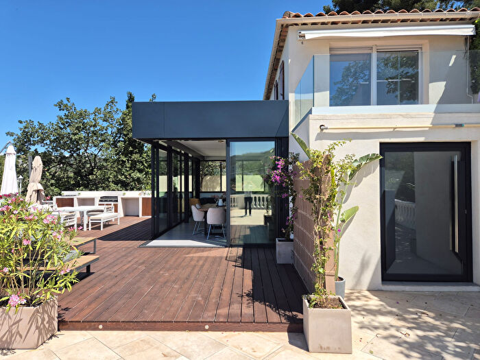 Maison à vendre - Marseille e , La Pomme - 6 pièces - 4 chambres