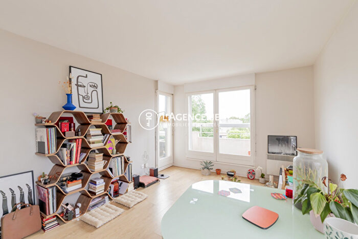 Appartement à louer - Bordeaux, Saint-Augustin - 3 pièces - 2 chambres