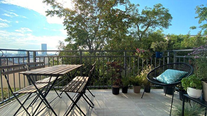 Appartement à louer - Colline, Puteaux - 3 pièces - 2 chambres