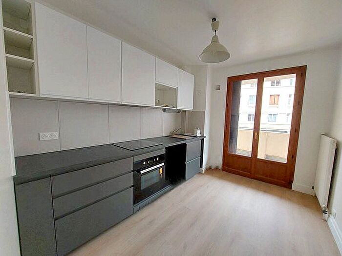 Appartement à louer - Clermont-Ferrand, Vallières, Sallins, Poncillon - 4 pièces - 2 chambres
