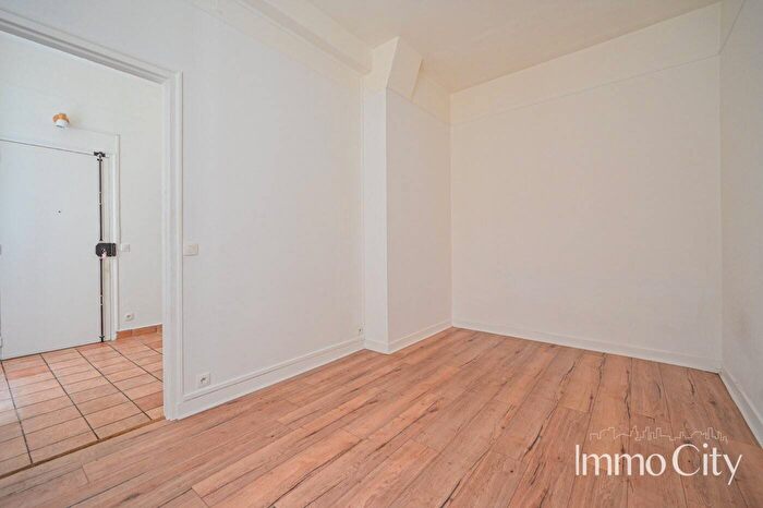 Aligre-Gare de Lyon, Paris ème arrondissement : Appartement 1 pièce à louer