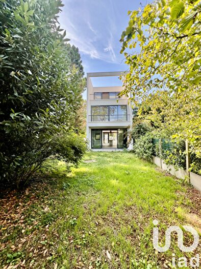 Maison à vendre - Maisons-Laffitte, Est - 5 pièces - 3 chambres