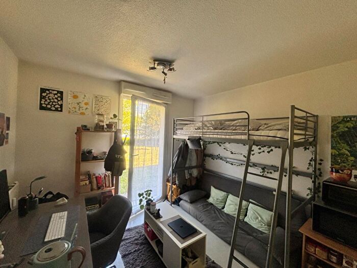 Appartement à louer - Quartiers Nord-Est, Les Longs Champs - 1 pièce
