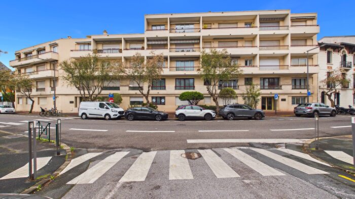 Appartement à vendre - Biarritz, Saint-Charles, Phare, Larochefoucauld - 1 pièce