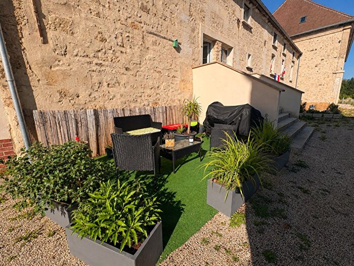 Appartement 3 pièces à Ivry-le-Temple, à vendre