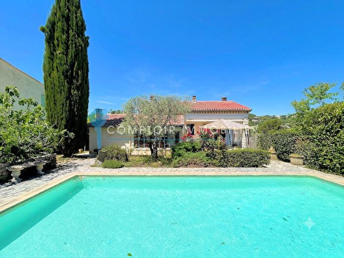 Maison 4 pièces à Apt, à vendre