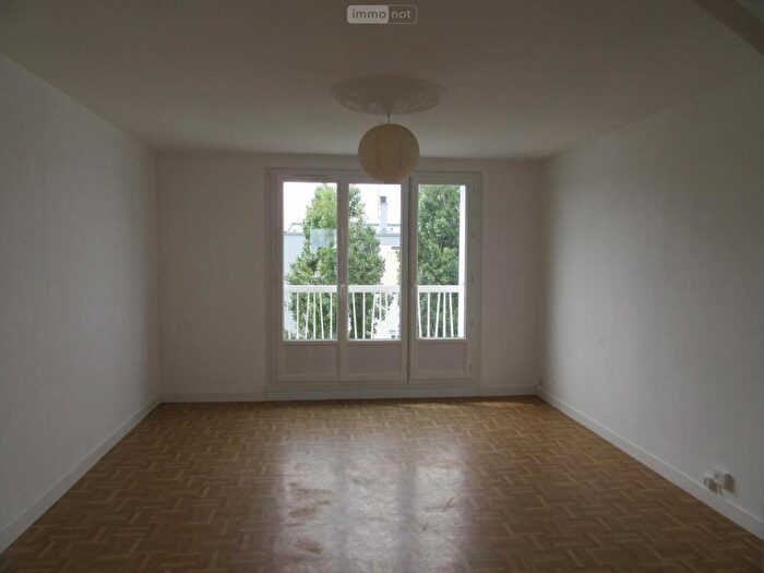Appartement 4 pièces à Quartiers Nord-Ouest, Villejean, à louer