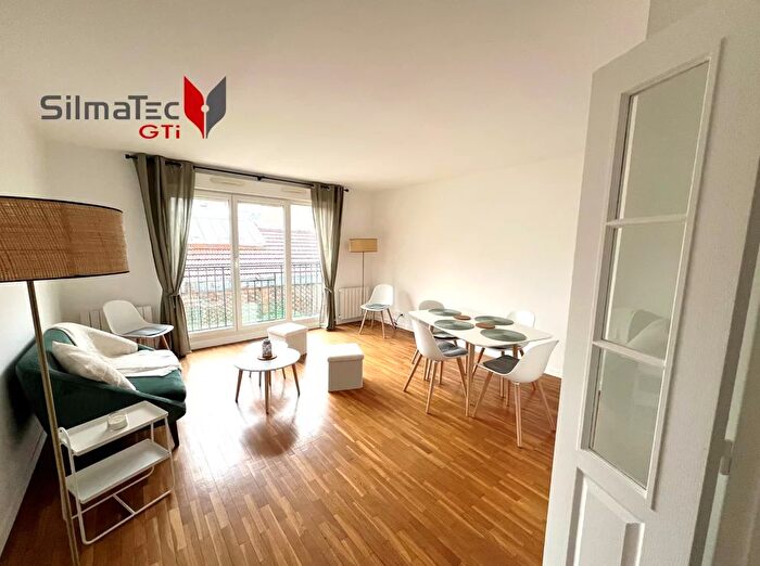 Courbevoie, Hôtel de ville : Appartement 2 pièces à louer