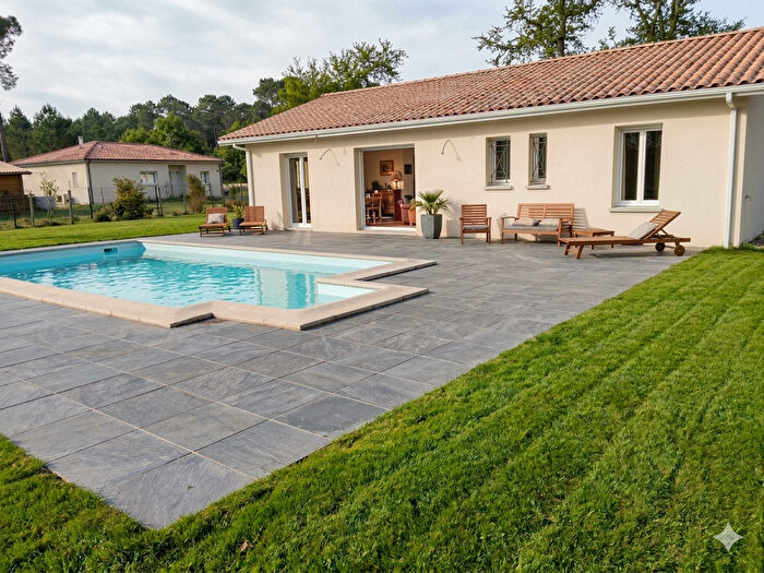 Maison à vendre - Mano - 4 pièces - 3 chambres